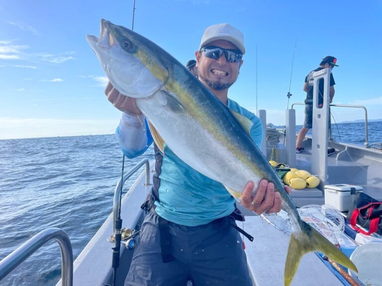 伊勢湾ジギングでブリ降臨！ジグを飛ばしてからのフォールでヒット！秋の釣りは気持ちいい！in LEON – Hapyson